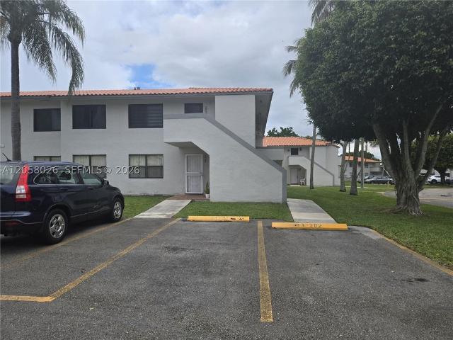 Luxury apartment complex for rent in Miami, Florida