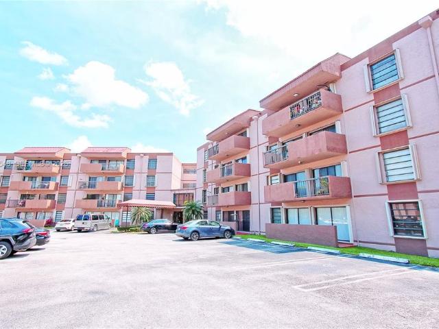 Luxury apartment complex for rent in Miami, Florida