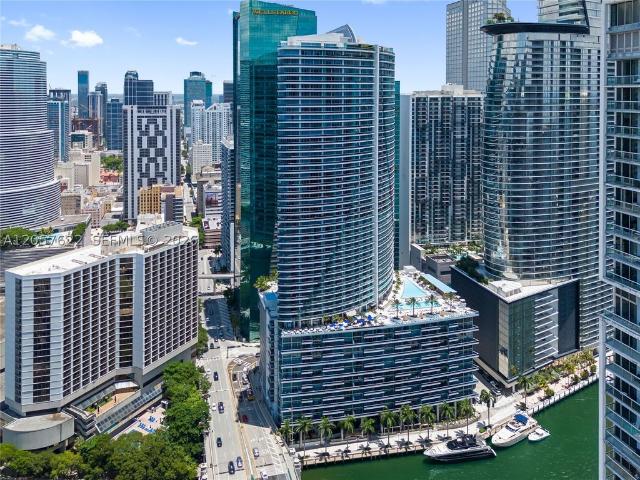 Luxury apartment complex for rent in Miami, Florida