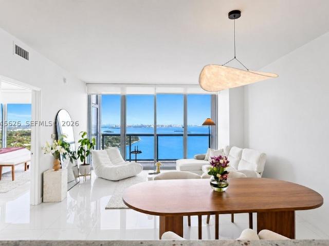 Luxury apartment complex for rent in Miami, Florida