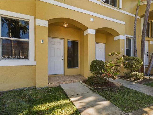 Luxury apartment complex for rent in Miami, Florida