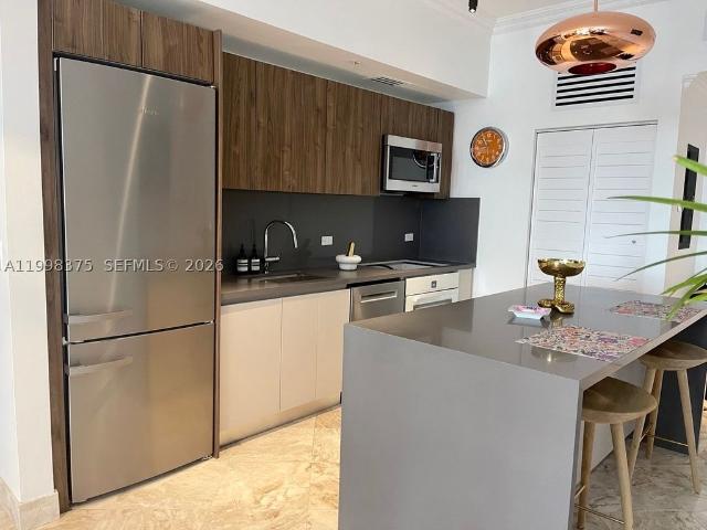 Luxury apartment complex for rent in Miami, Florida