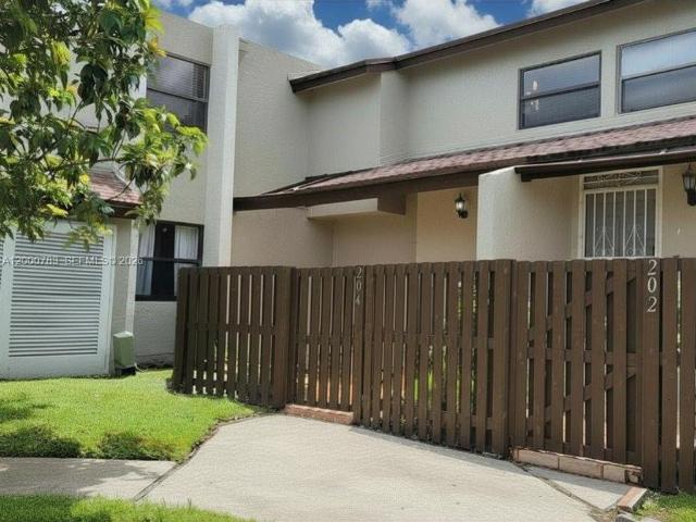 Luxury apartment complex for rent in Miami, Florida