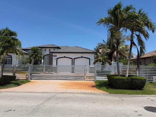 Luxury apartment complex for rent in Miami, Florida
