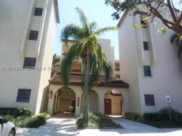 Luxury apartment complex for rent in Miami, Florida