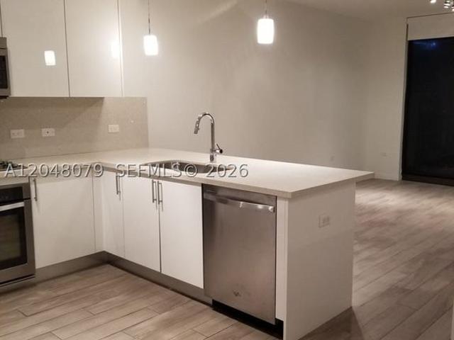 Luxury apartment complex for rent in Miami, Florida
