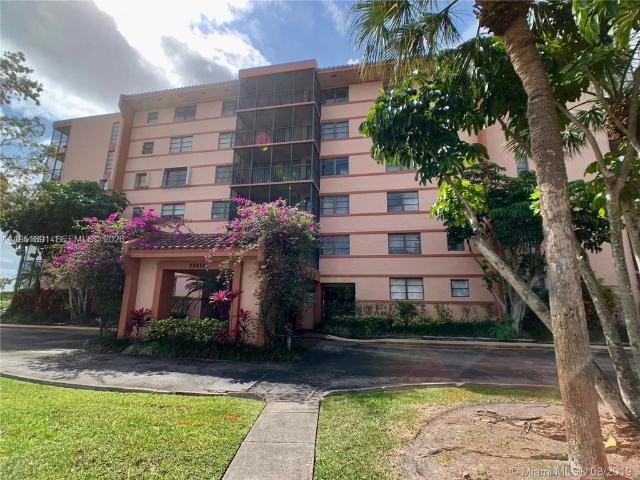 Luxury apartment complex for rent in Miami, Florida