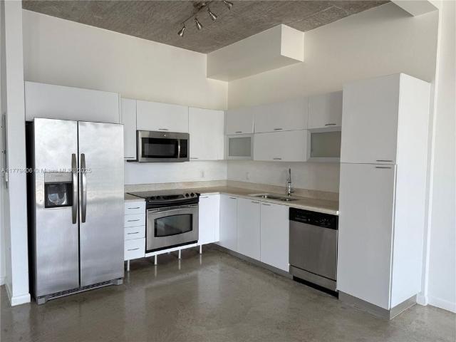Luxury apartment complex for rent in Miami, Florida