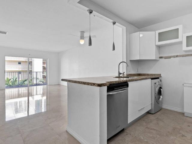Luxury apartment complex for rent in Miami, Florida