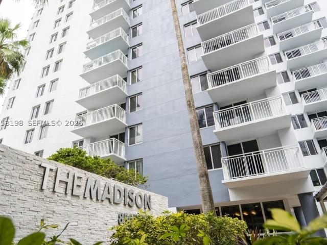 Luxury apartment complex for rent in Miami, Florida