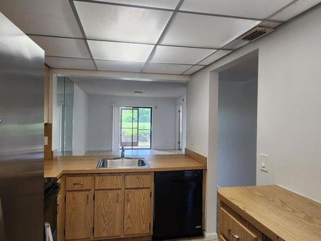 Luxury apartment complex for rent in Miami, Florida