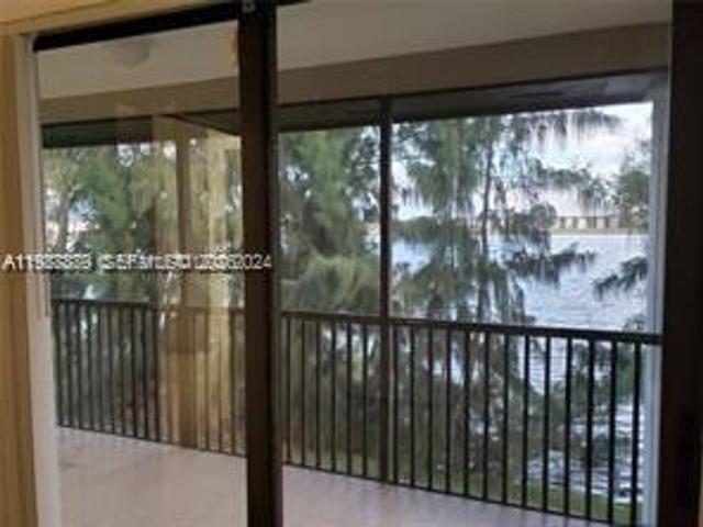 Luxury apartment complex for rent in Miami, Florida