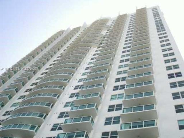 Luxury apartment complex for rent in Miami, Florida