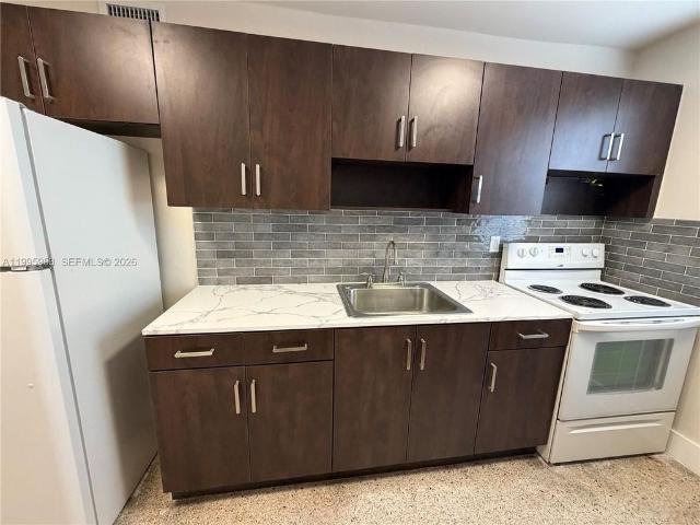 Luxury apartment complex for rent in Miami, Florida