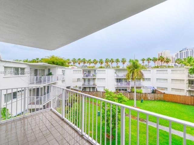 Luxury apartment complex for rent in Miami, Florida