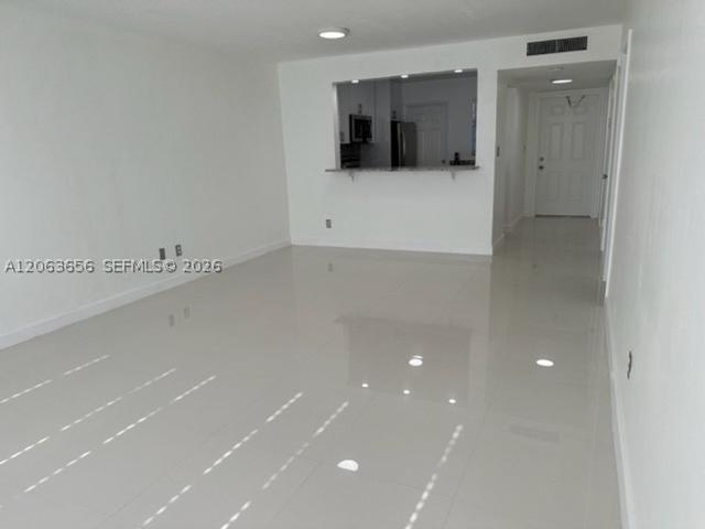 Luxury apartment complex for rent in Miami, Florida