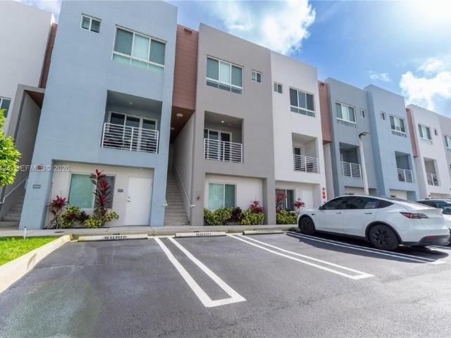 Luxury apartment complex for rent in Miami, Florida