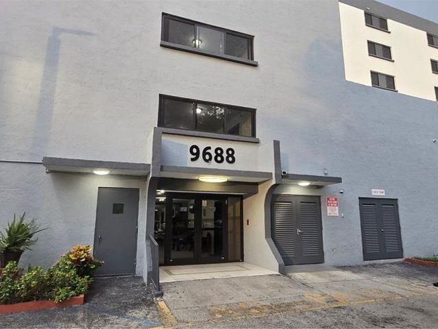 Luxury apartment complex for rent in Miami, Florida