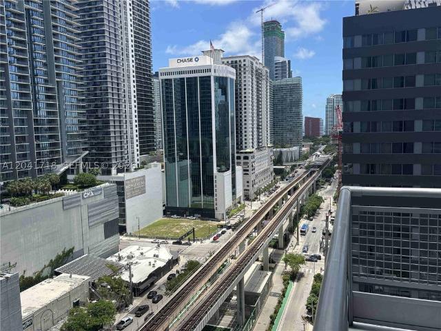 Luxury apartment complex for rent in Miami, Florida