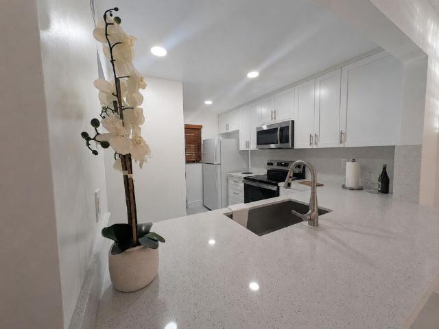 Luxury apartment complex for rent in Miami, Florida