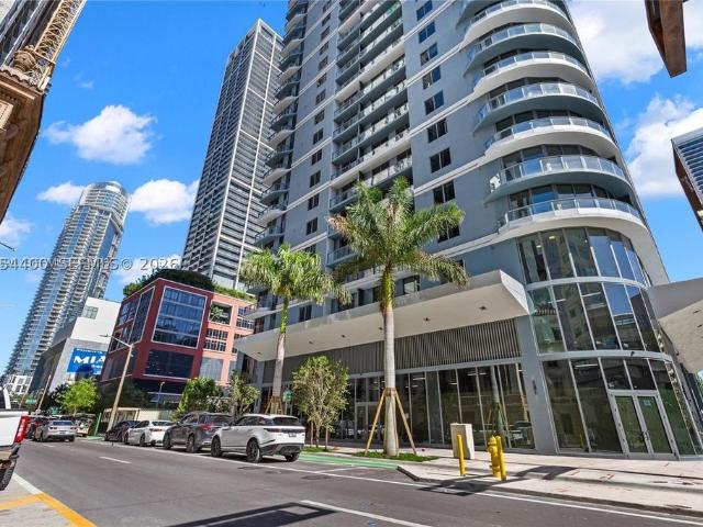 Luxury apartment complex for rent in Miami, Florida