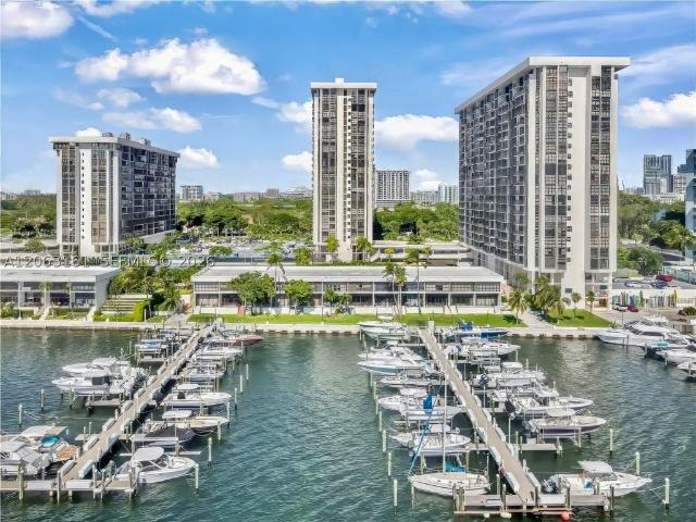 Luxury apartment complex for rent in Miami, Florida