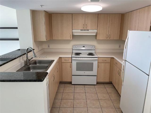 Luxury apartment complex for rent in Miami, Florida