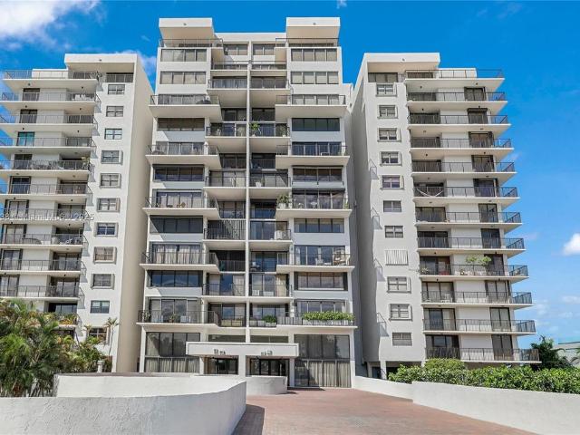 Luxury apartment complex for rent in Miami, Florida