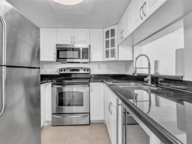 Luxury apartment complex for rent in Miami, Florida