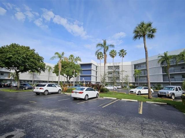 Luxury apartment complex for rent in Miami, Florida