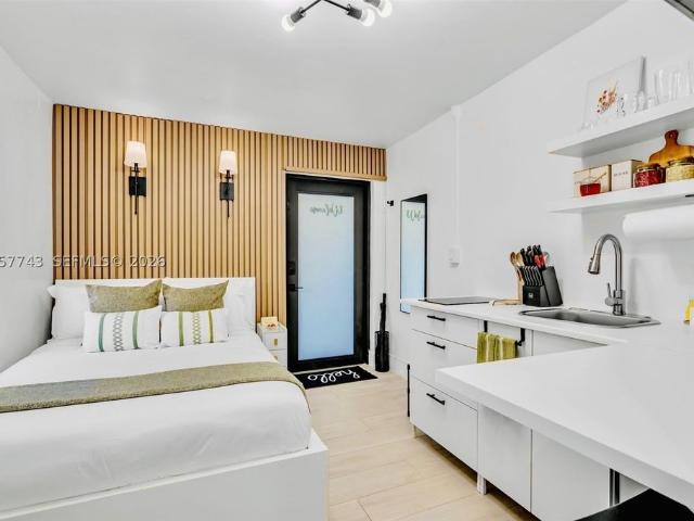 Luxury apartment complex for rent in Miami Heights Trailer Park, Florida