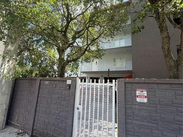 Luxury apartment complex for rent in Miami Heights Trailer Park, Florida