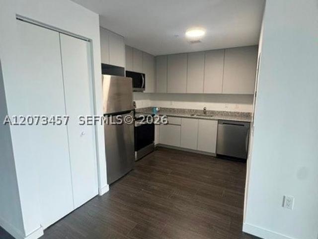Luxury apartment complex for rent in Miami Heights Trailer Park, United States