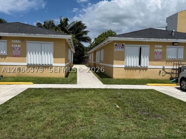 Luxury apartment complex for rent in Miami Heights Trailer Park, United States