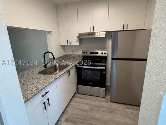 Luxury apartment complex for rent in Miami Heights Trailer Park, United States