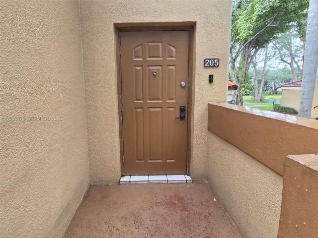Luxury apartment complex for rent in Miami Lakes, Florida