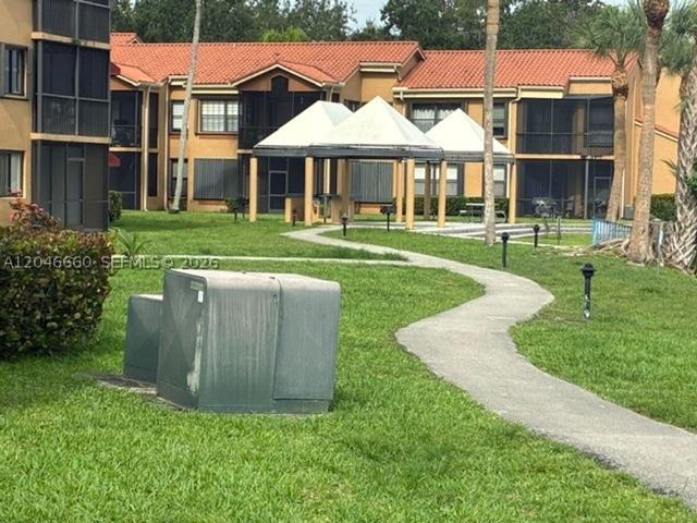 Luxury apartment complex for rent in Miami Lakes, Florida