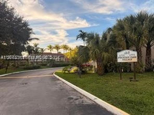 Luxury apartment complex for rent in Miami Lakes, Florida