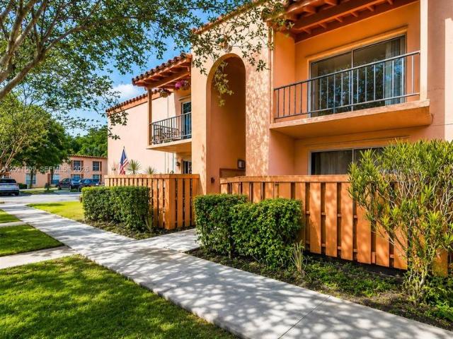 Luxury apartment complex for rent in Miami Lakes, Florida