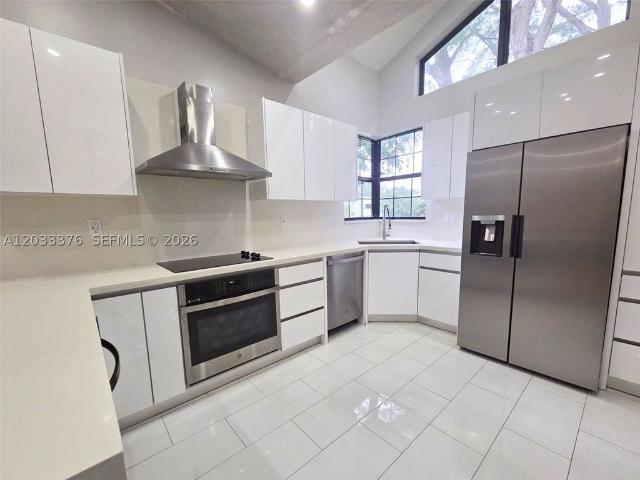 Luxury apartment complex for rent in Miami Lakes, Florida