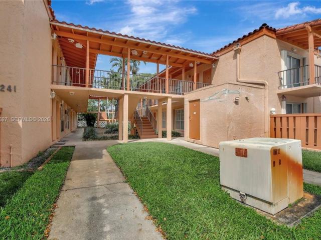 Luxury apartment complex for rent in Miami Lakes, Florida