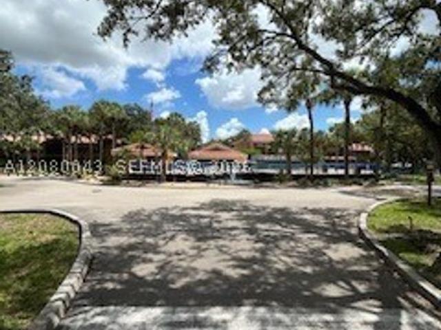 Luxury apartment complex for rent in Miami Lakes, United States