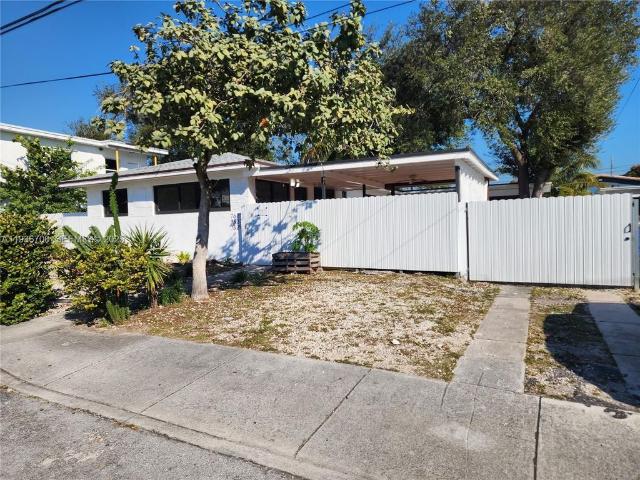 Luxury apartment complex for rent in Miami Shores, Florida