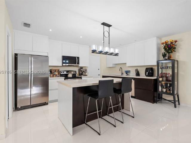 Luxury apartment complex for rent in Miami Shores, United States