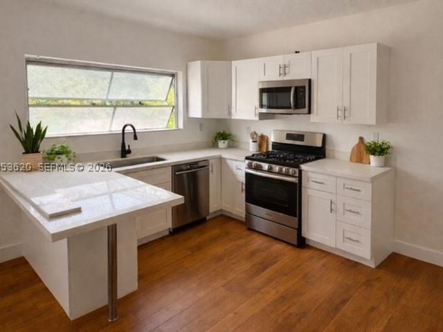 Luxury apartment complex for rent in Miami Shores, United States