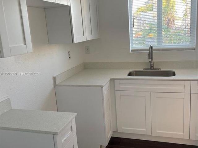 Luxury apartment complex for rent in Miami Shores, United States