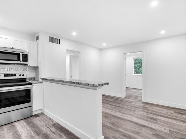 Luxury apartment complex for rent in Miami Shores, United States