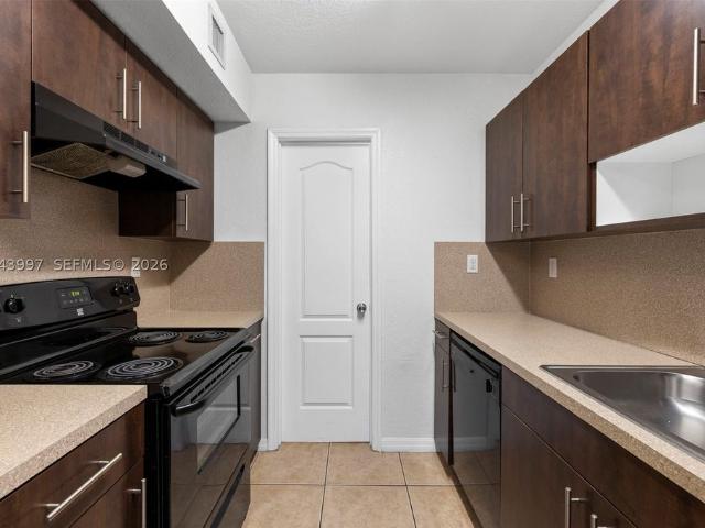Luxury apartment complex for rent in Miami Springs, United States