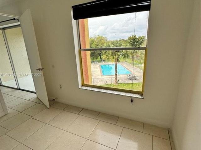 Luxury apartment complex for rent in Miami Terrace Mobile Home, United States