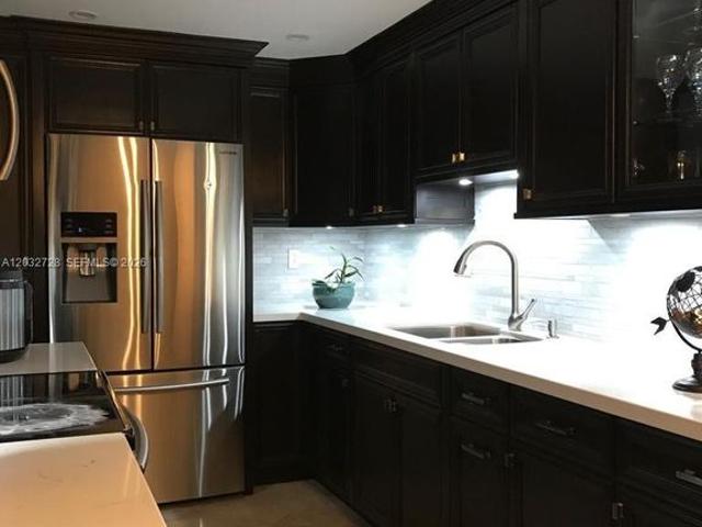 Luxury apartment complex for rent in Miami Terrace Mobile Home, United States